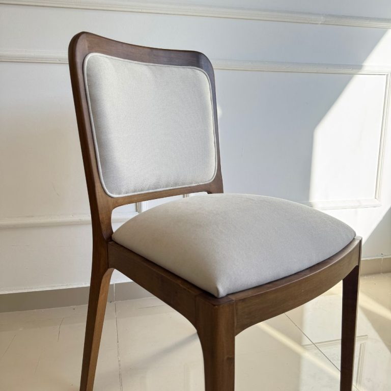 Silla comedor tapizada madera Moderna Lulú - SILVINA C.