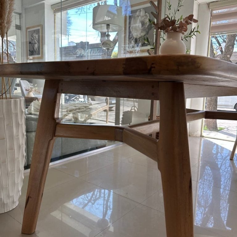 Mesa comedor madera Zoita maciza Rústica Amelí - SILVINA C.