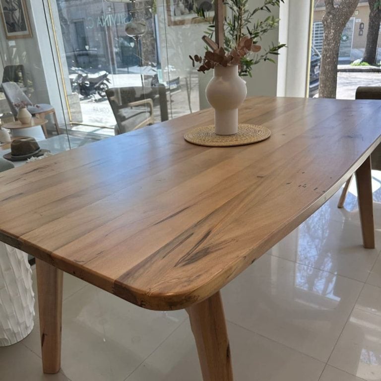 Mesa comedor madera Zoita maciza Rústica Amelí - SILVINA C.