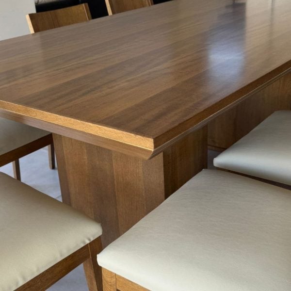 Mesa comedor madera Moderna Yoco - SILVINA C.